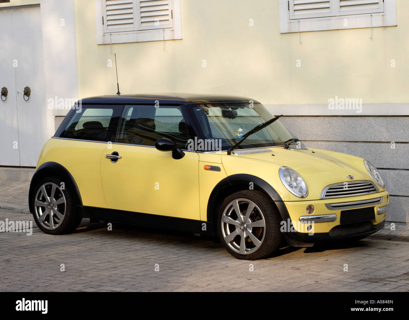 Photos Of Yellow Mini Cooper at Clinton Long blog