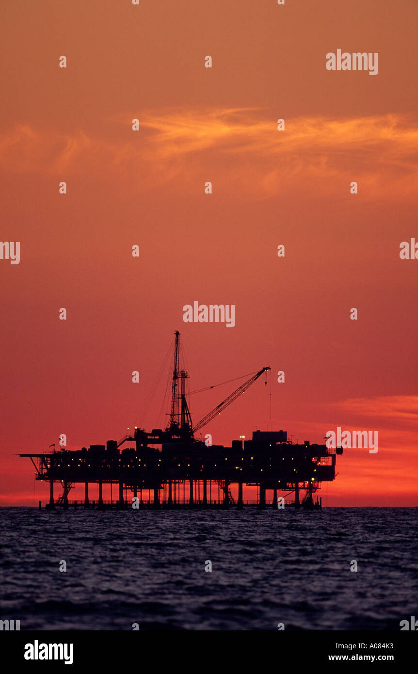 Oil rig stilts hi-res stock photography and images - Alamy