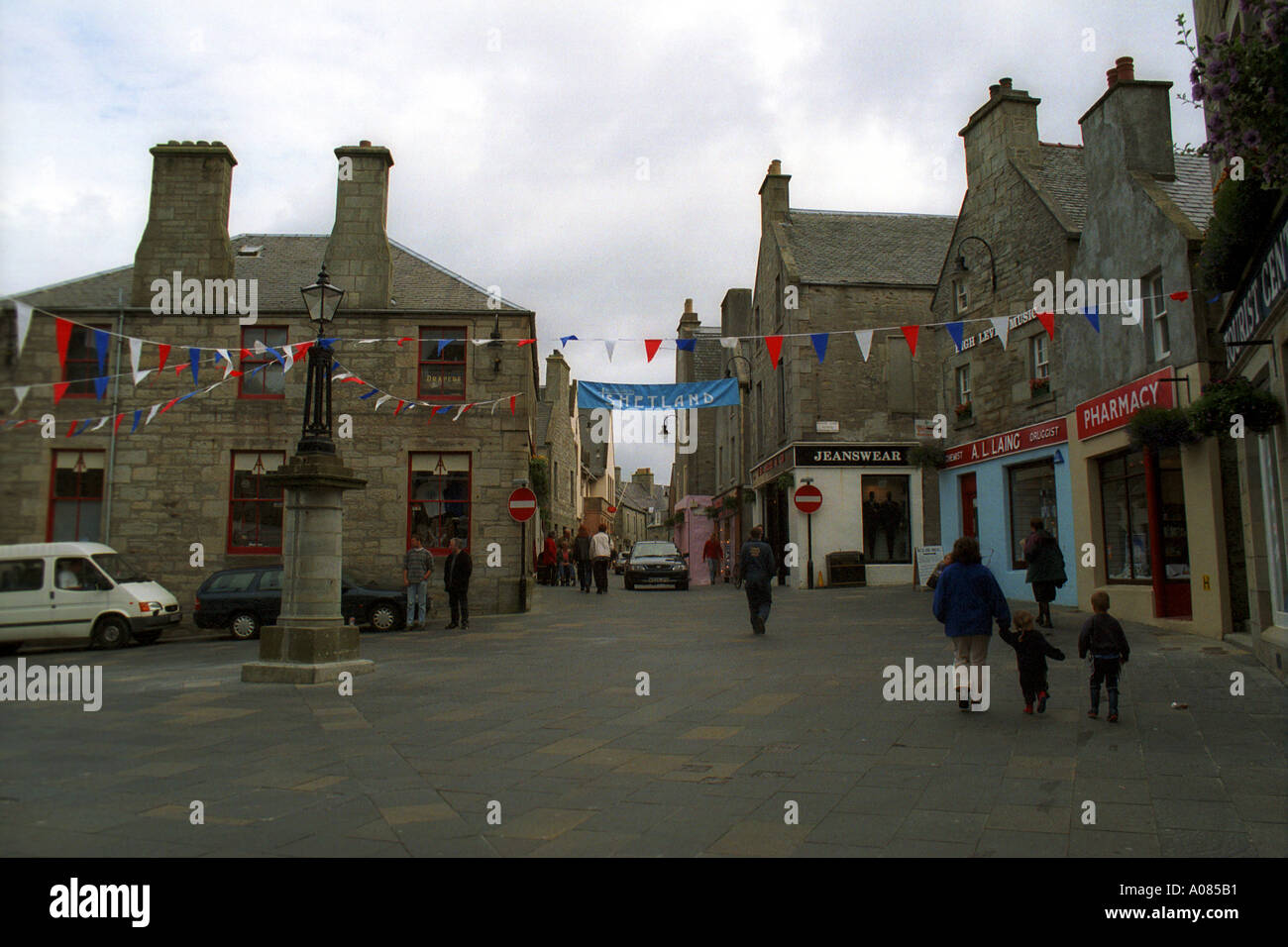 Shetland islands lerwick shops hi-res stock photography and images - Alamy