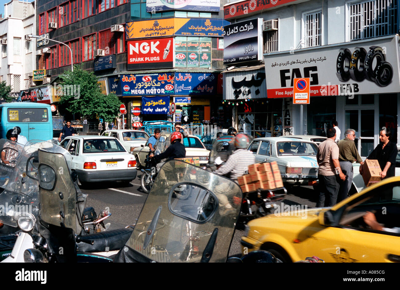 Traffic on Ekbatan Street in South Tehran Stock Photo - Alamy