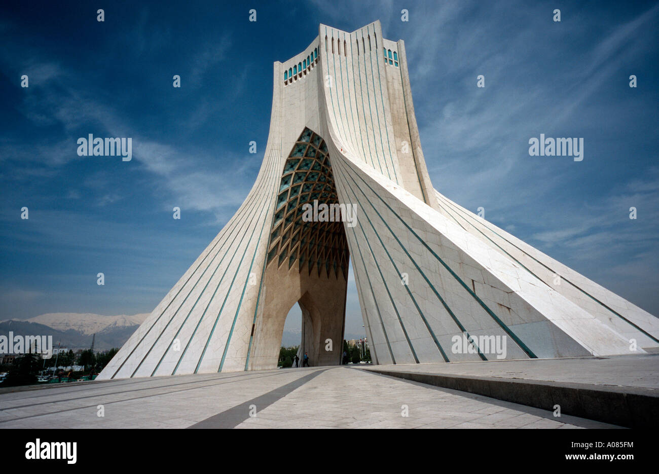 Monumental tom hi-res stock photography and images - Alamy