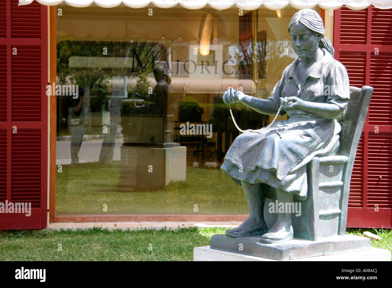 Mallorca majorica pearls hi-res stock photography and images - Alamy