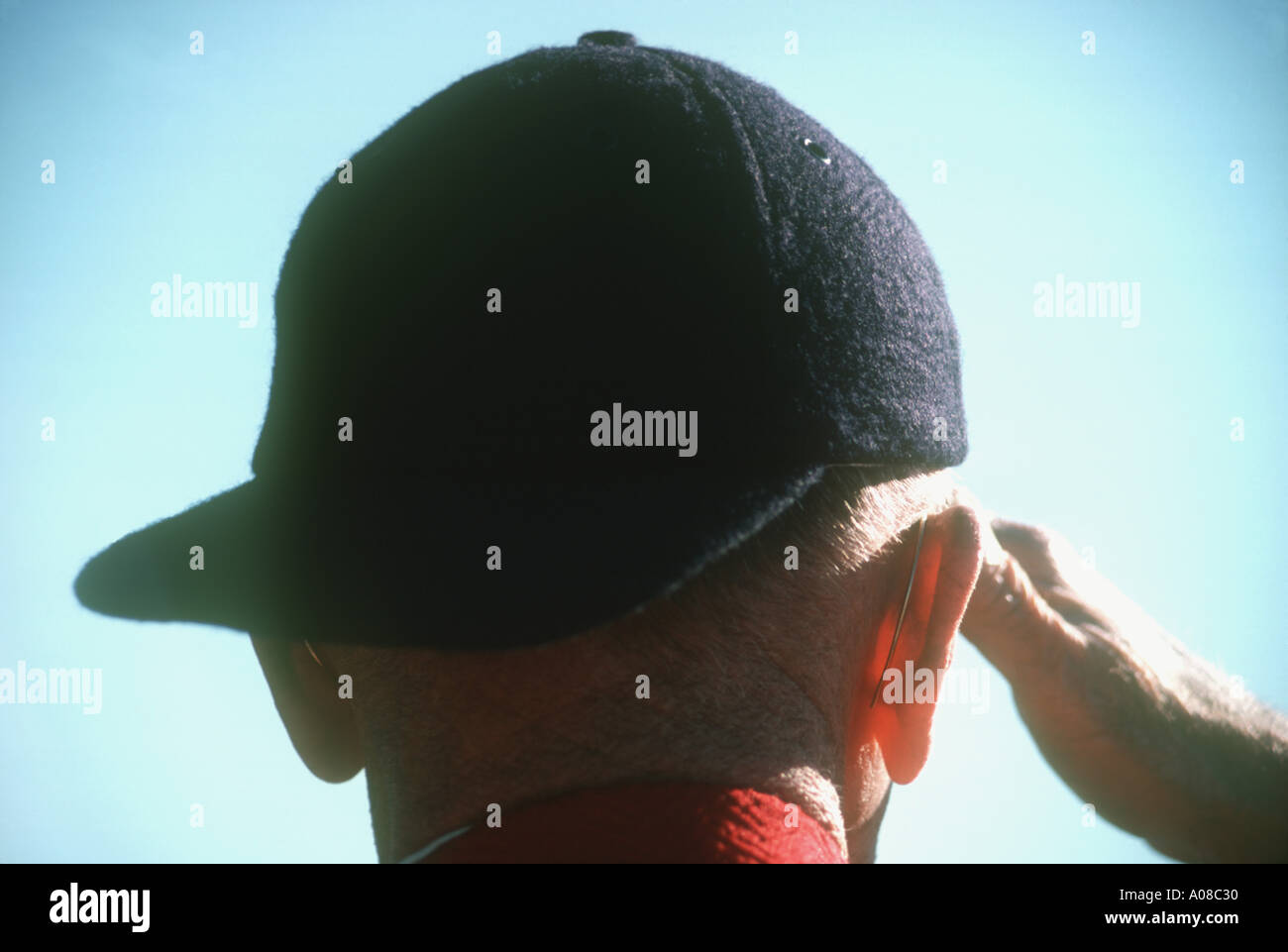Elderly man wearing baseball cap hi-res stock photography and images ...