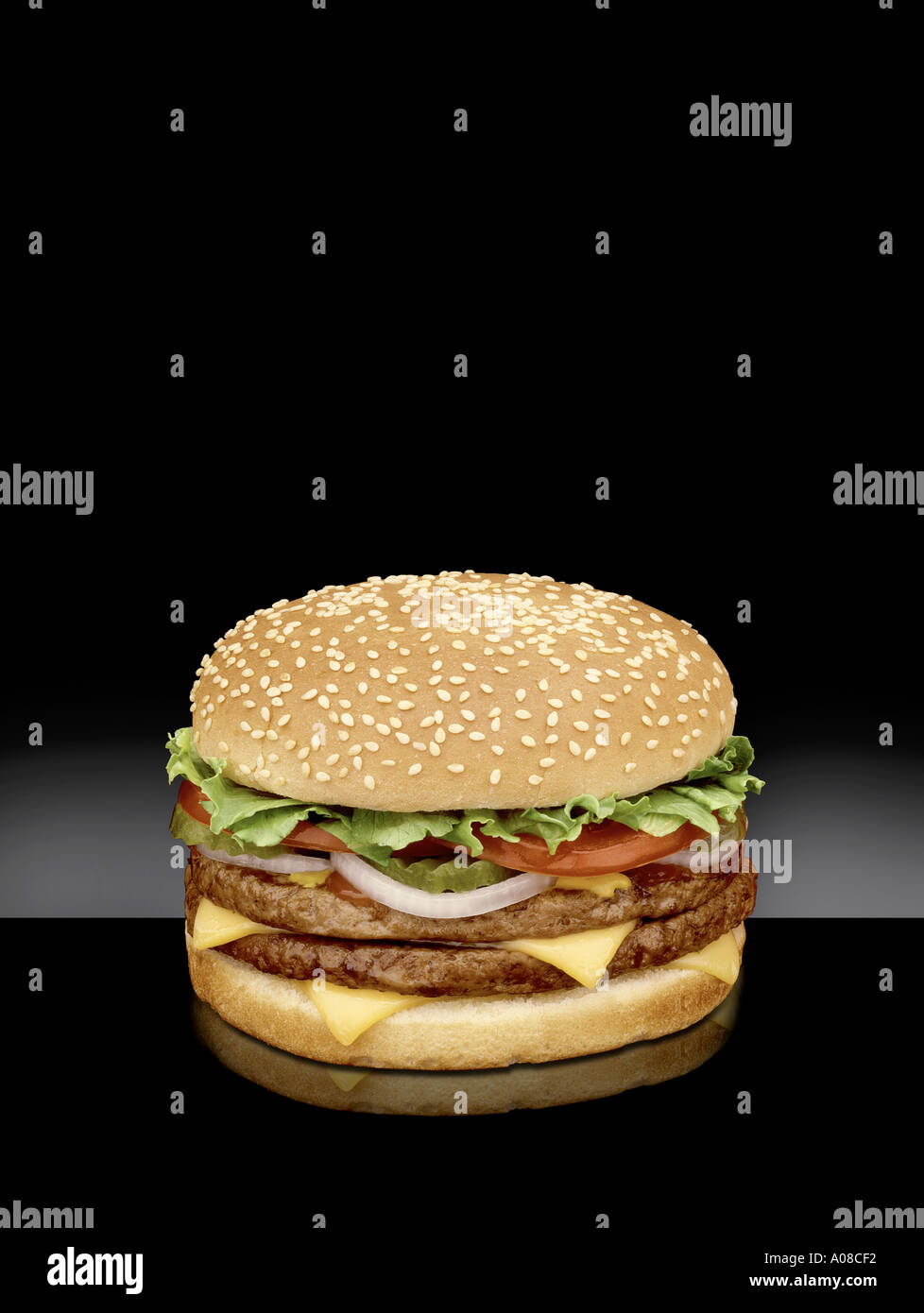 Classic American Hamburger Cheeseburger Stock Photo - Alamy