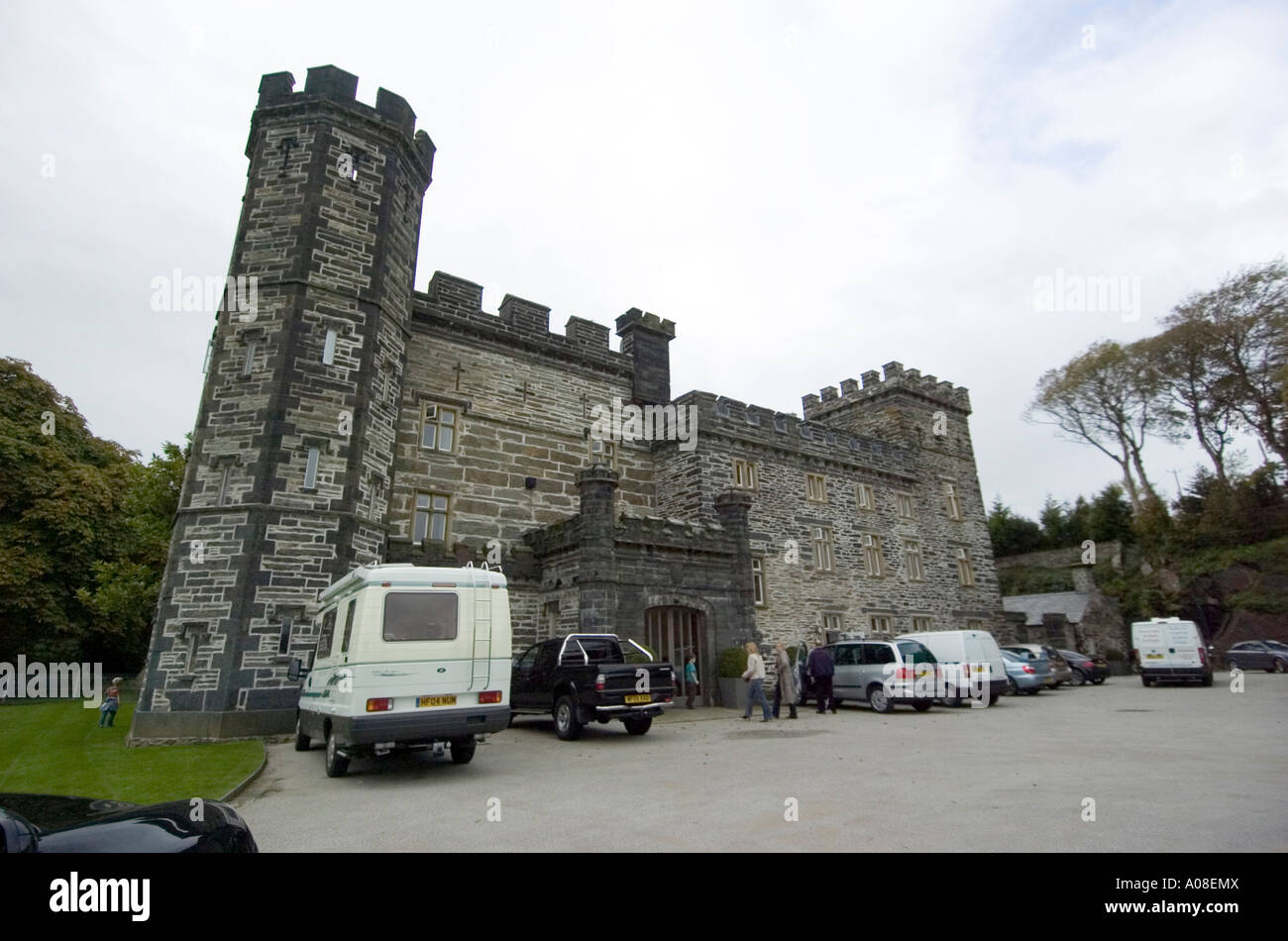 Castell Deudraeth hotel Portmeirion Gwynedd Stock Photo - Alamy