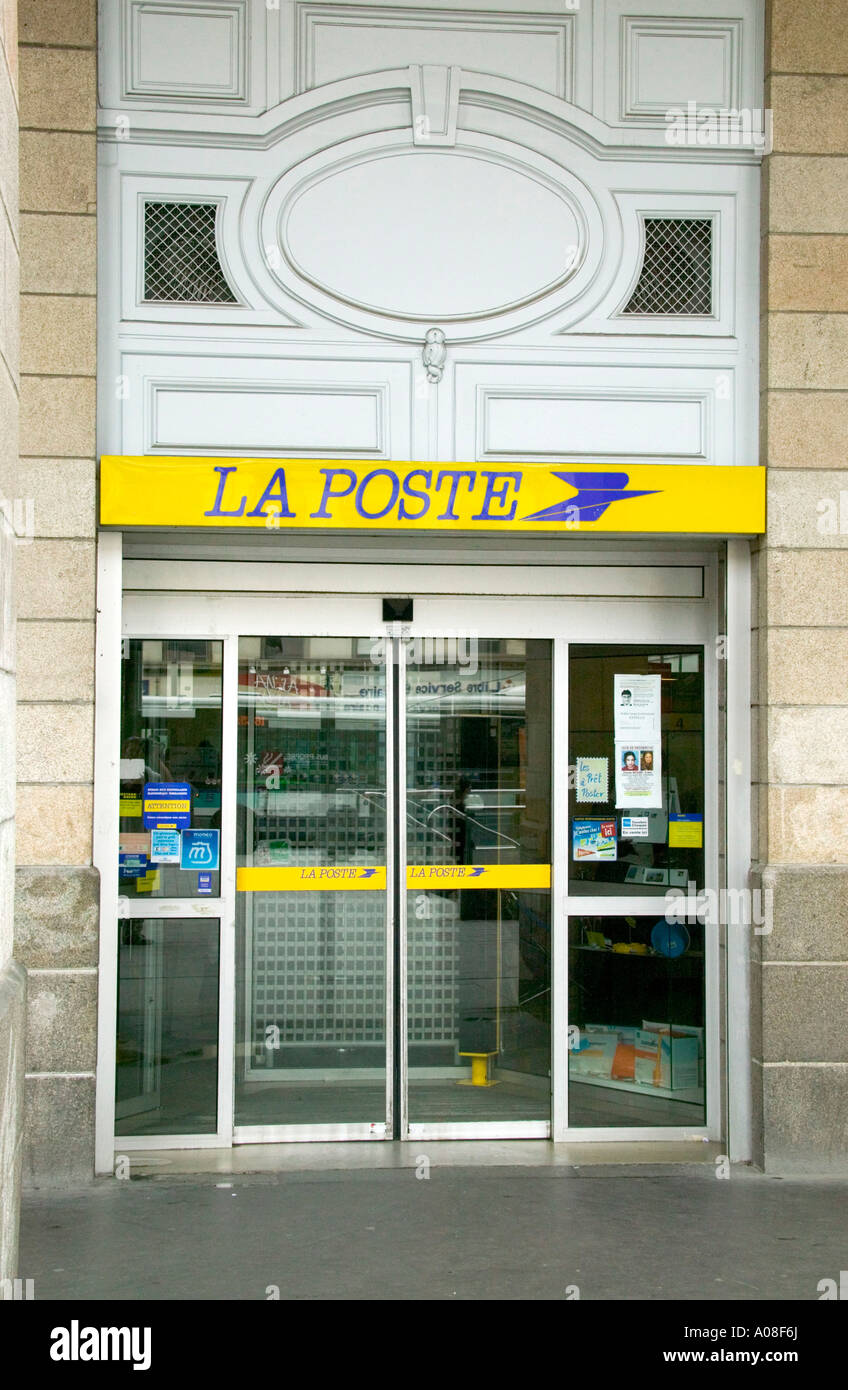 Town centre Post Office Stock Photo - Alamy