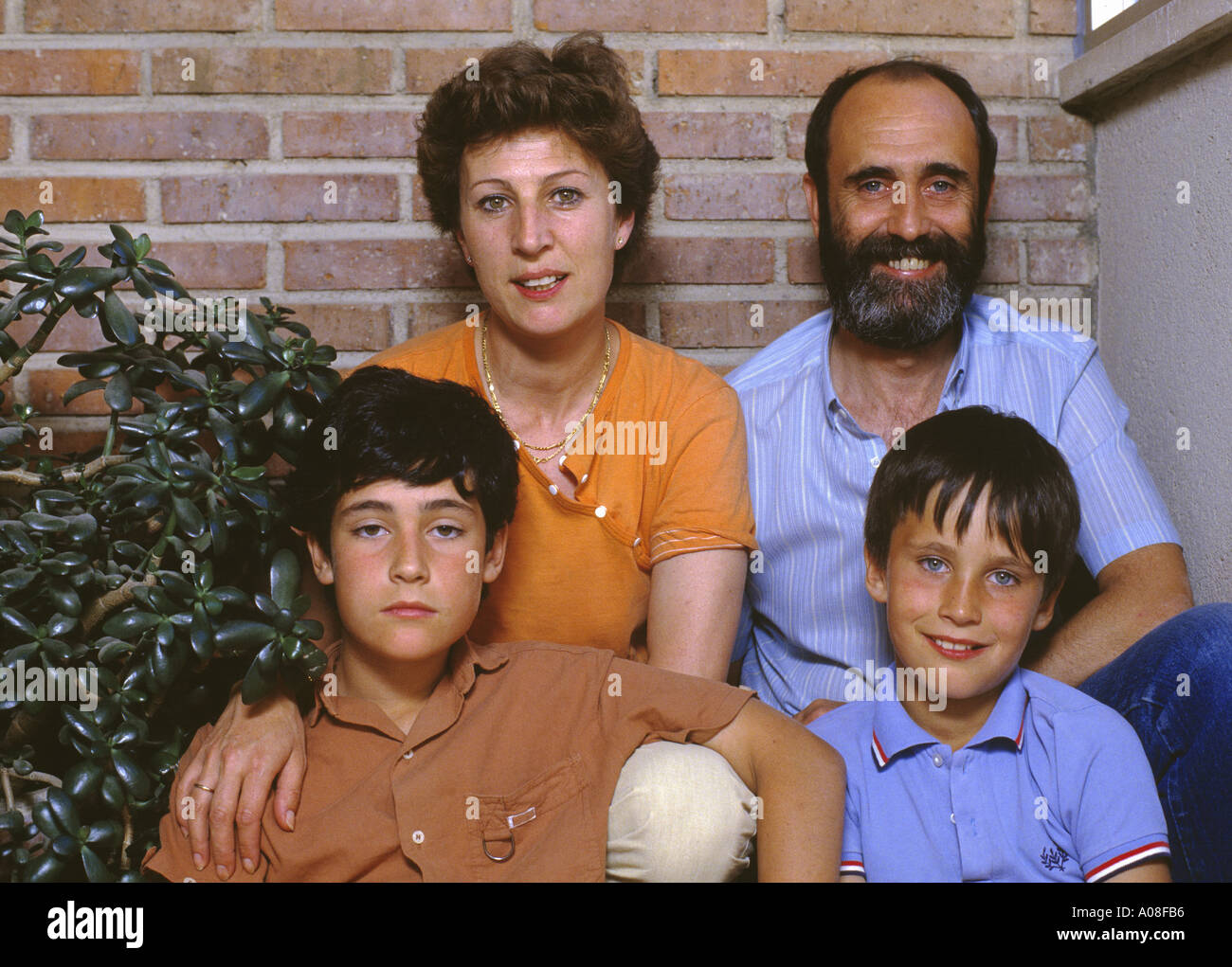 Human family hi-res stock photography and images - Alamy