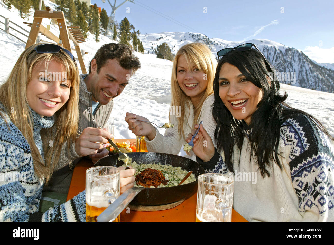Skihuette hi-res stock photography and images - Alamy