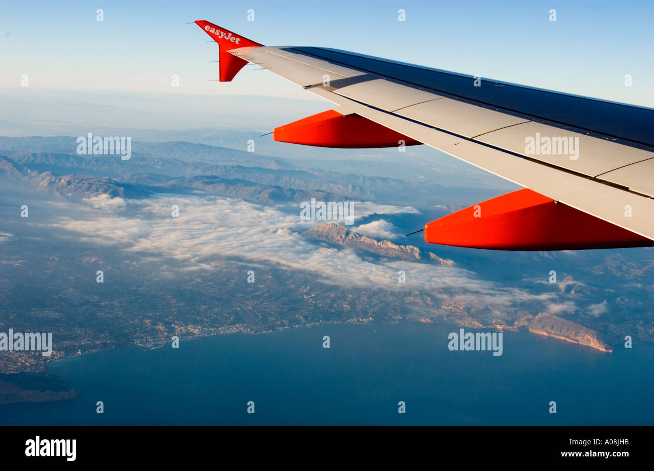 airplane wing in flight Stock Photo - Alamy