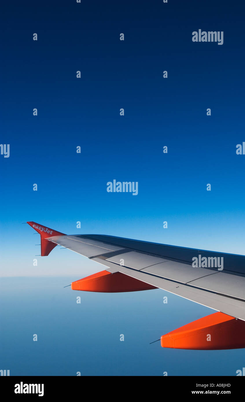 airplane wing in flight Stock Photo - Alamy