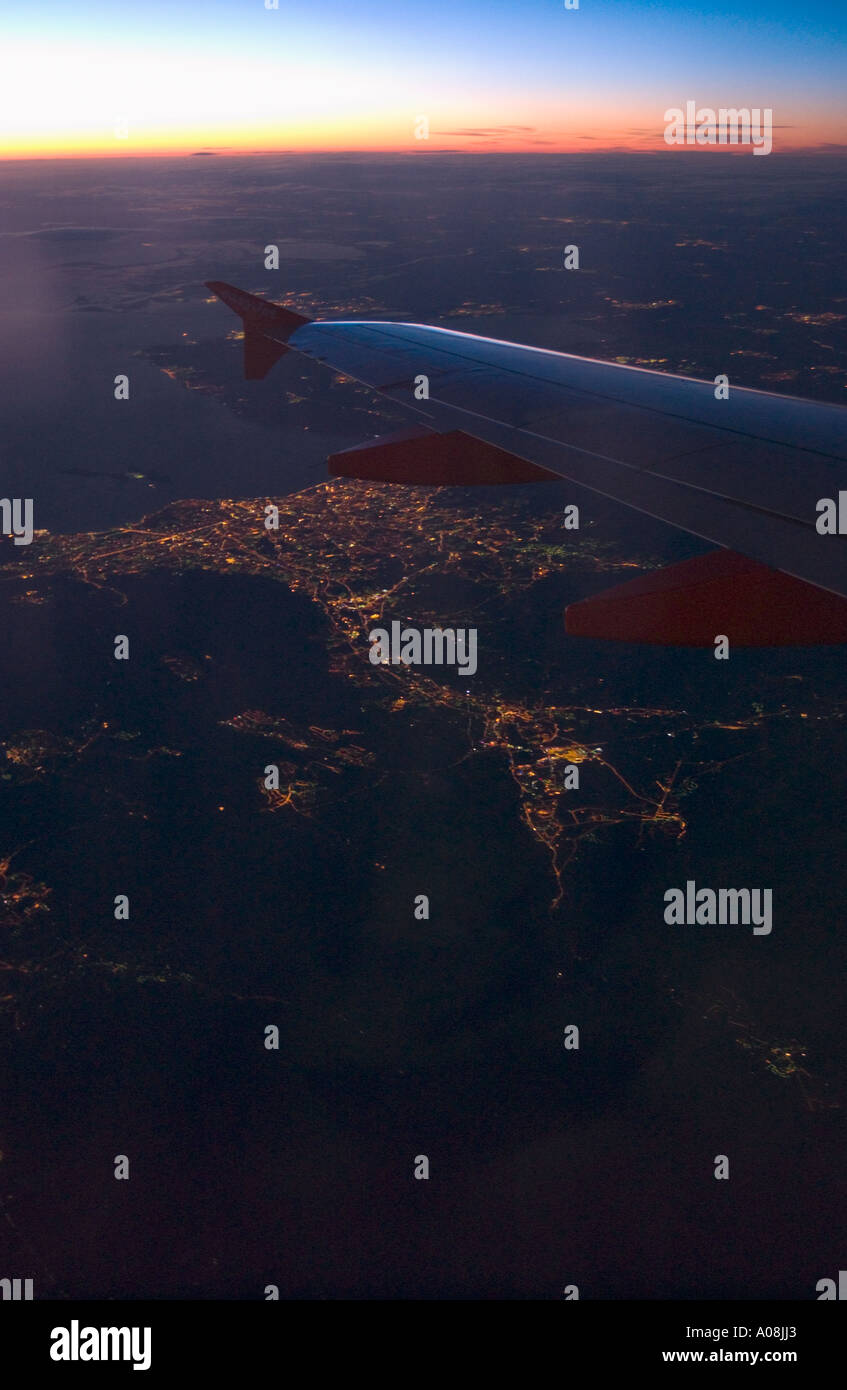 airplane wing in flight Stock Photo - Alamy