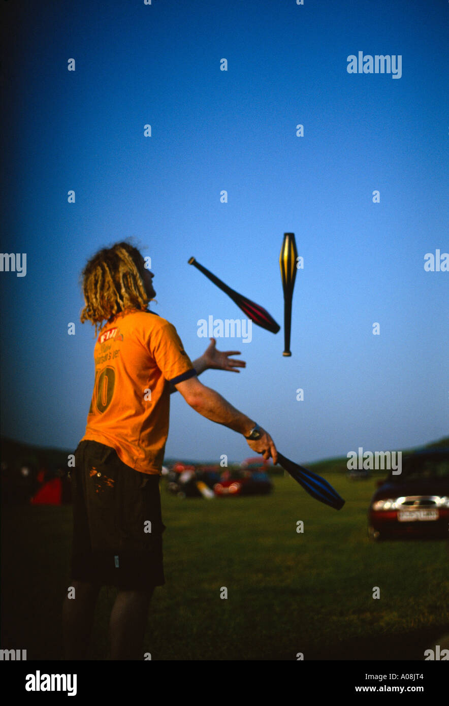 Juggling skills hi-res stock photography and images - Alamy