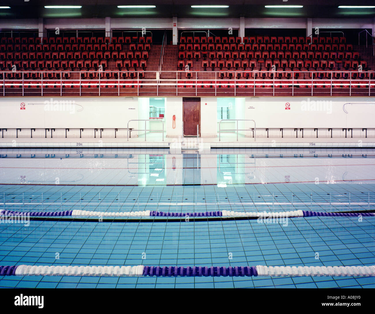 Leisure centre interior pool hi-res stock photography and images - Alamy