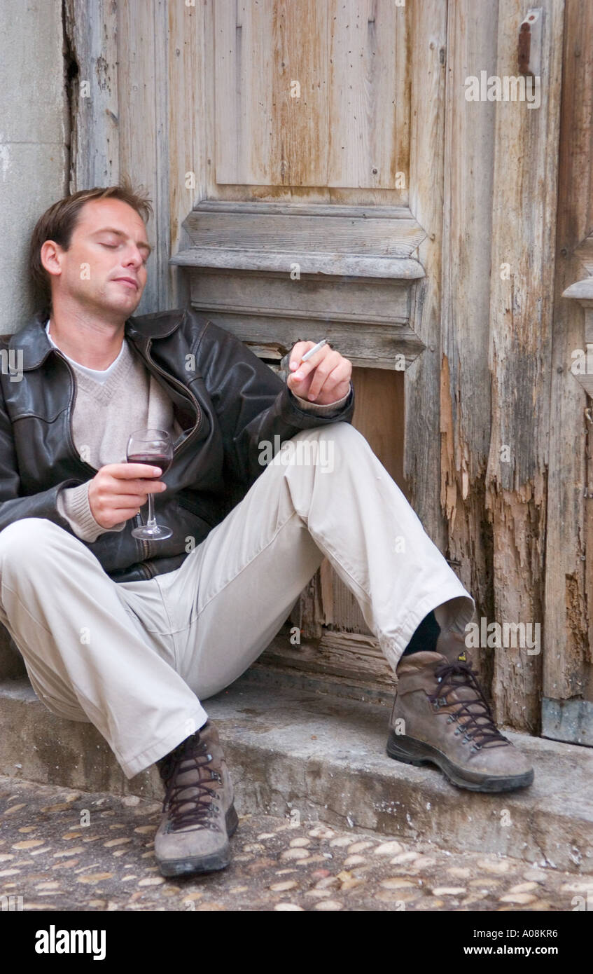 Smoking drinking smoker drinker hi-res stock photography and images - Alamy