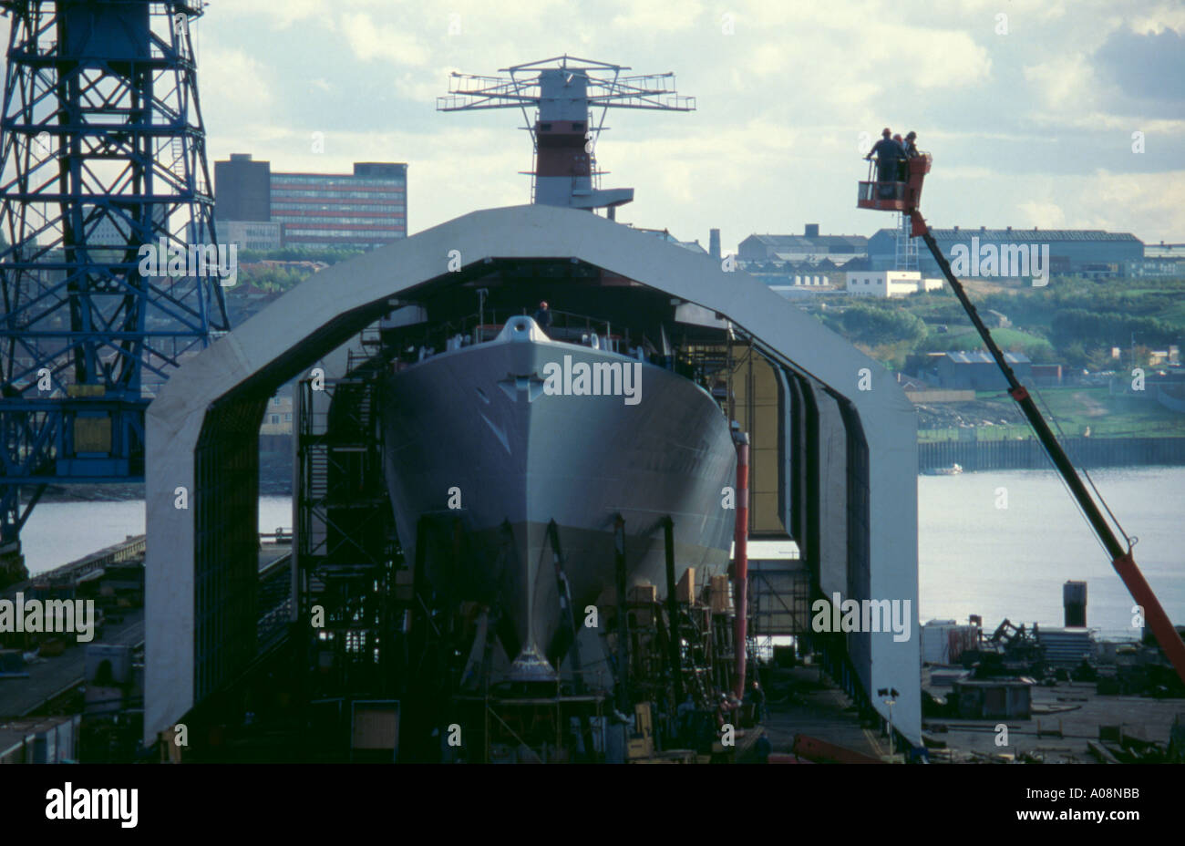 Swan hunters shipyard hi-res stock photography and images - Alamy