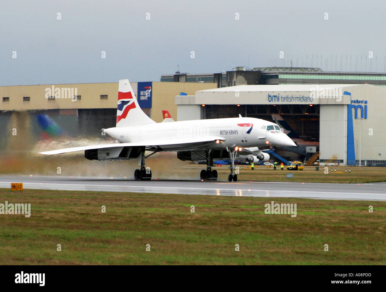 Concorde flight british airways hi-res stock photography and images - Alamy