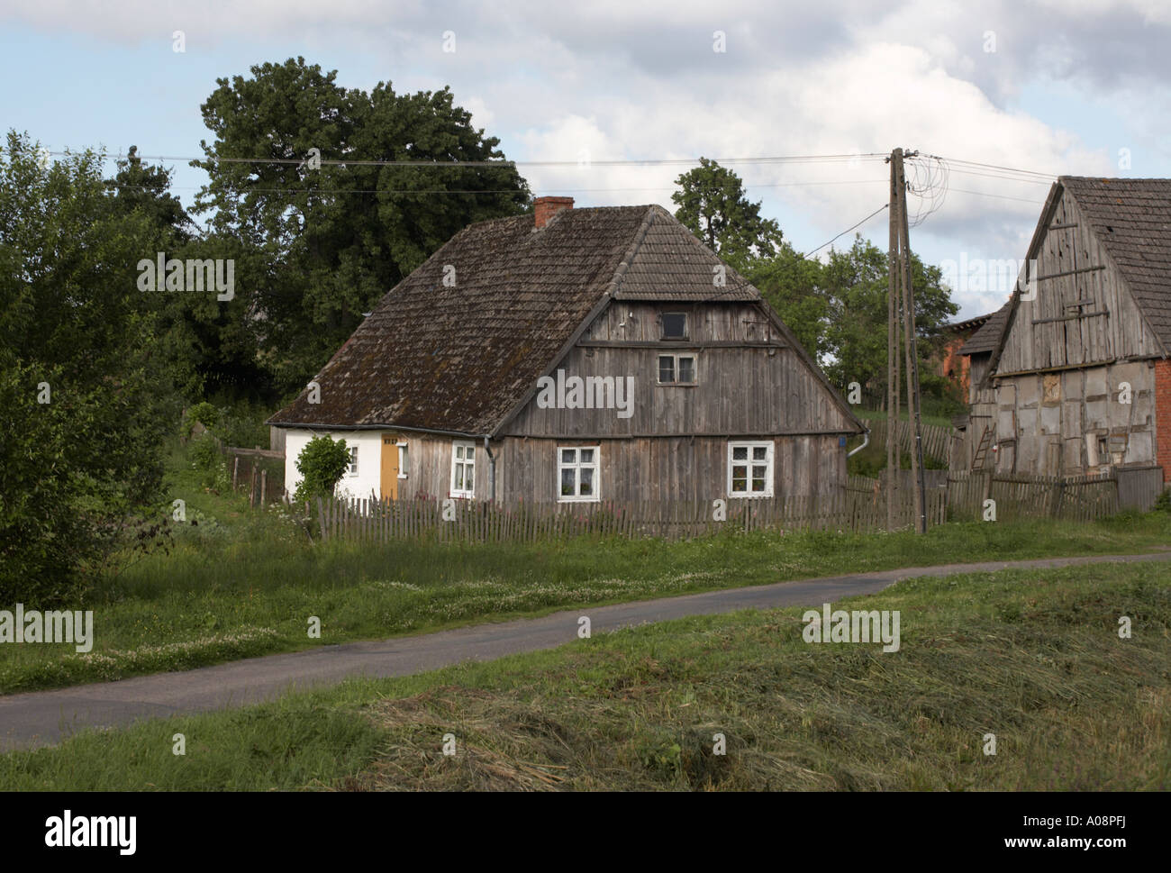 Redundant farm buildings hi-res stock photography and images - Alamy