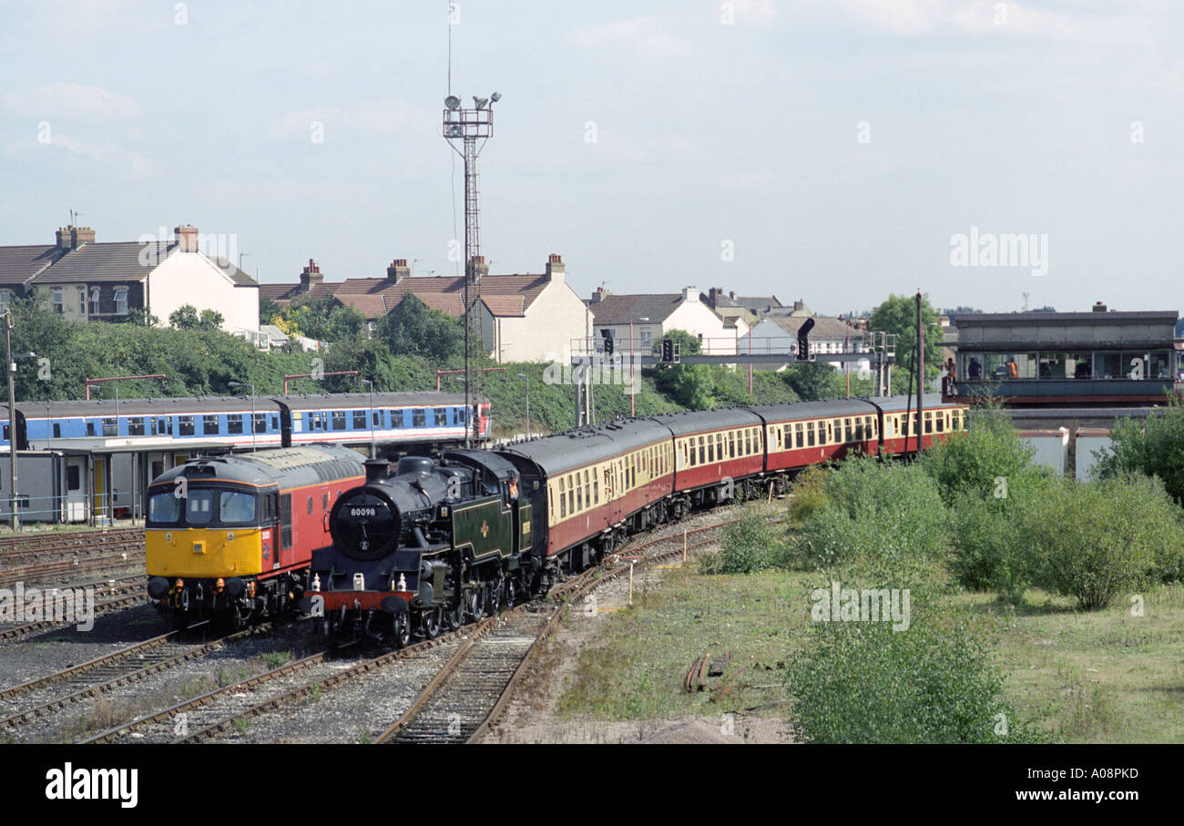 80098 train hi-res stock photography and images - Alamy