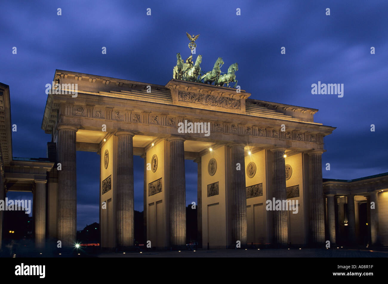 Germany reunification historical hi-res stock photography and images ...
