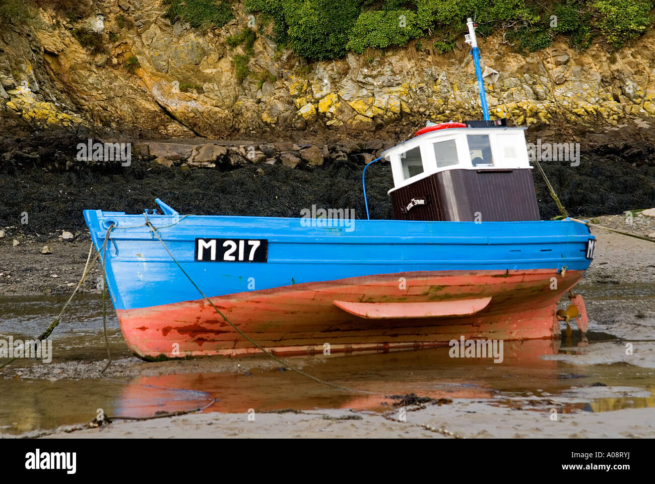 Solva cliffs hi-res stock photography and images - Alamy
