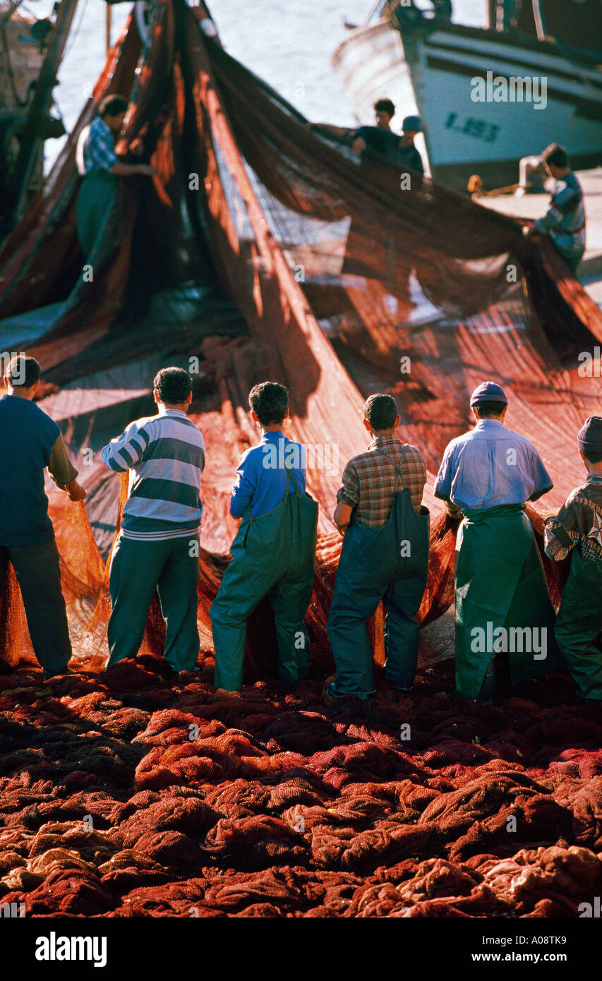 Unloading nets hi-res stock photography and images - Alamy