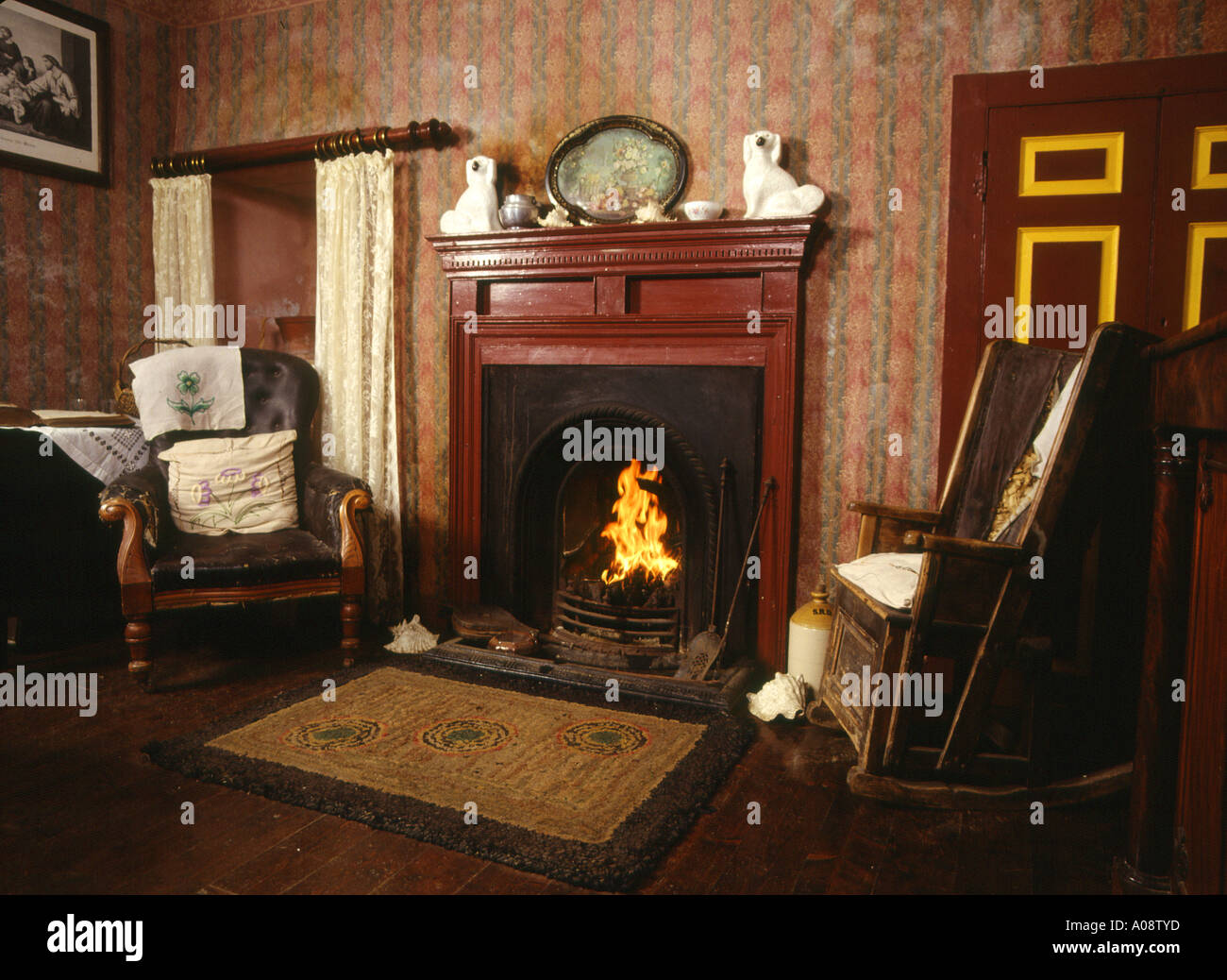 Edwardian house interior hi-res stock photography and images - Alamy