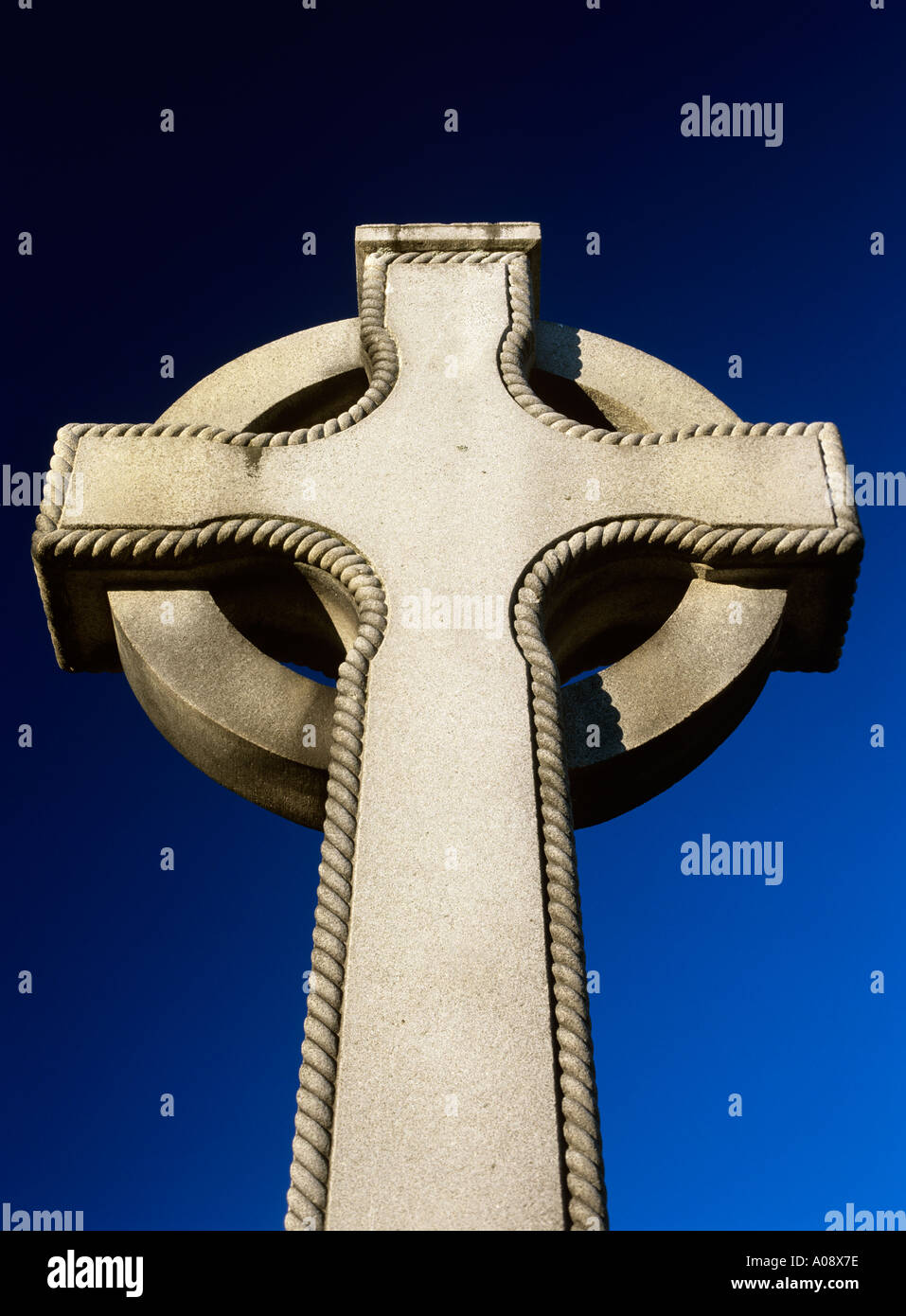 Cross in an New England Graveyard vertical god Stock Photo - Alamy