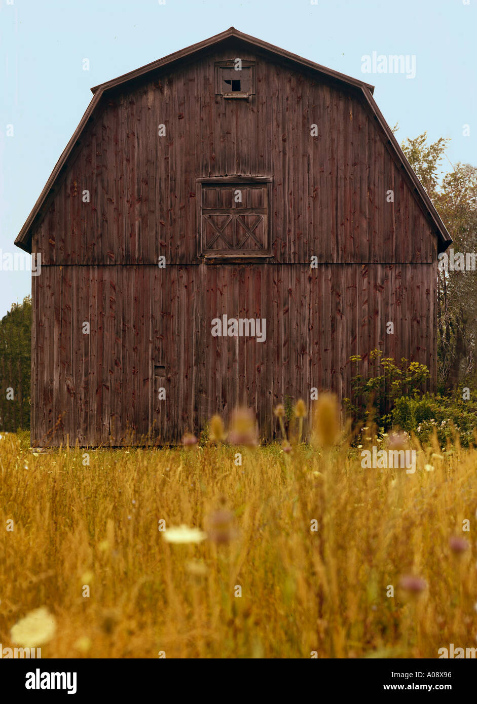 Classic red barn hi-res stock photography and images - Alamy