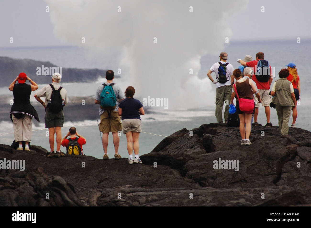 Hawaii tourists crowd not beach hi-res stock photography and images - Alamy
