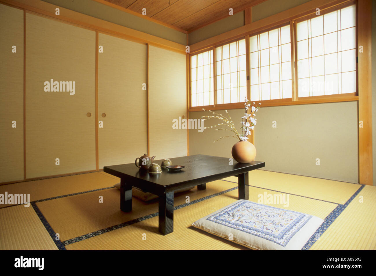 Japan Kiso Valley Tsumago ryokan room Stock Photo - Alamy