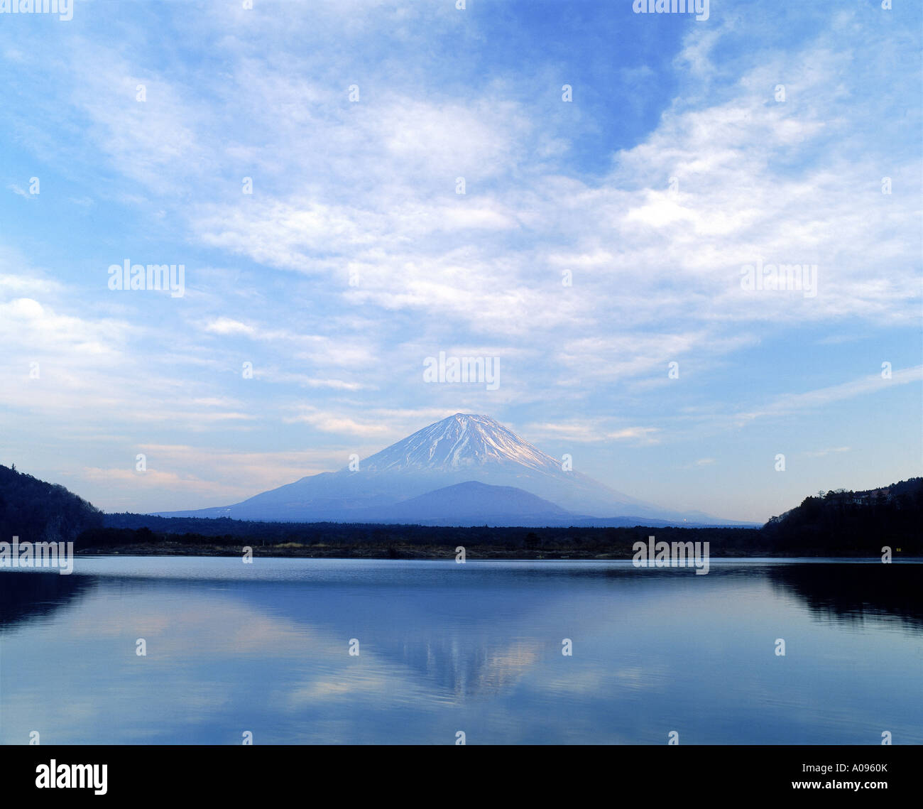 Shoji Lake Mt Fuji Yamanashi ken Japan Stock Photo - Alamy