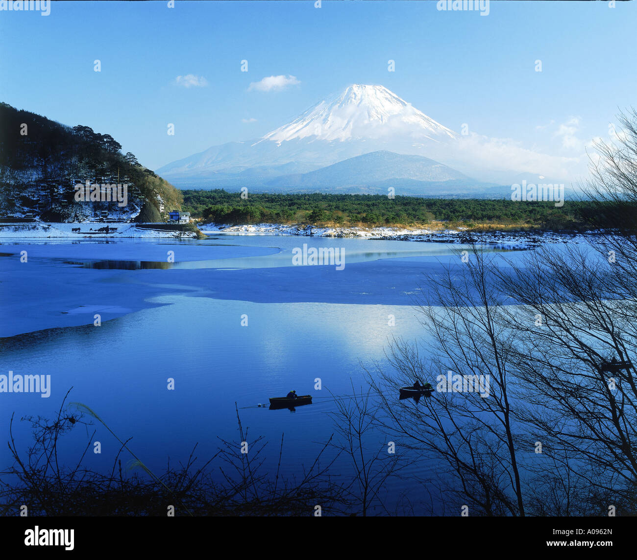 Lake Shoji Mt Fuji Yamanashi ken Japan Stock Photo - Alamy