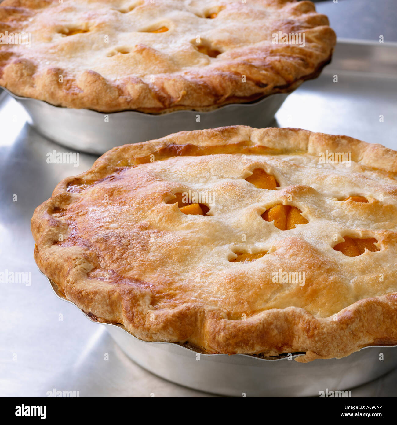 Peach pan pie hi-res stock photography and images - Alamy