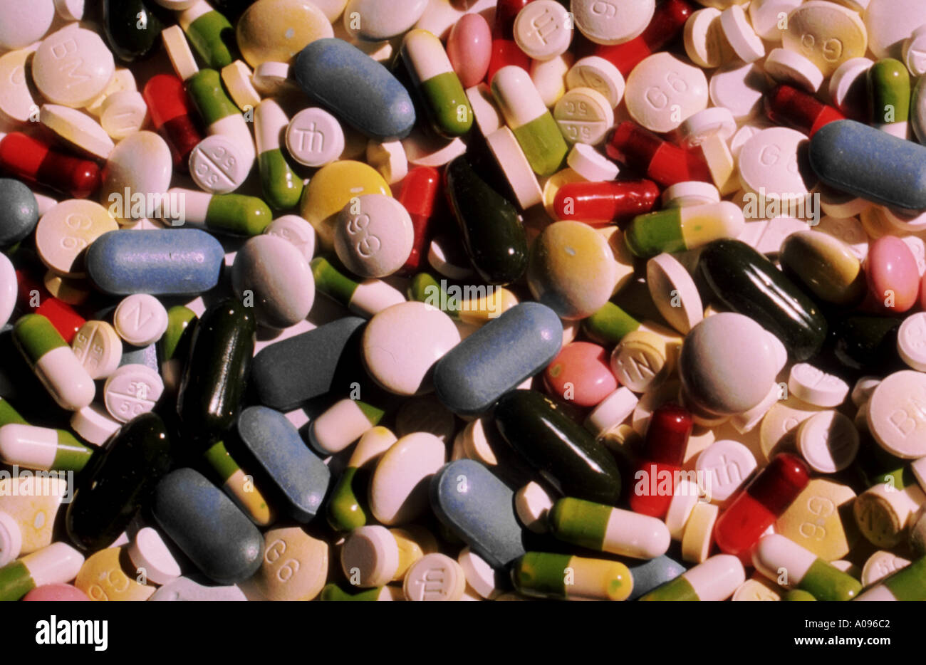 medicin pills tablets Stock Photo - Alamy