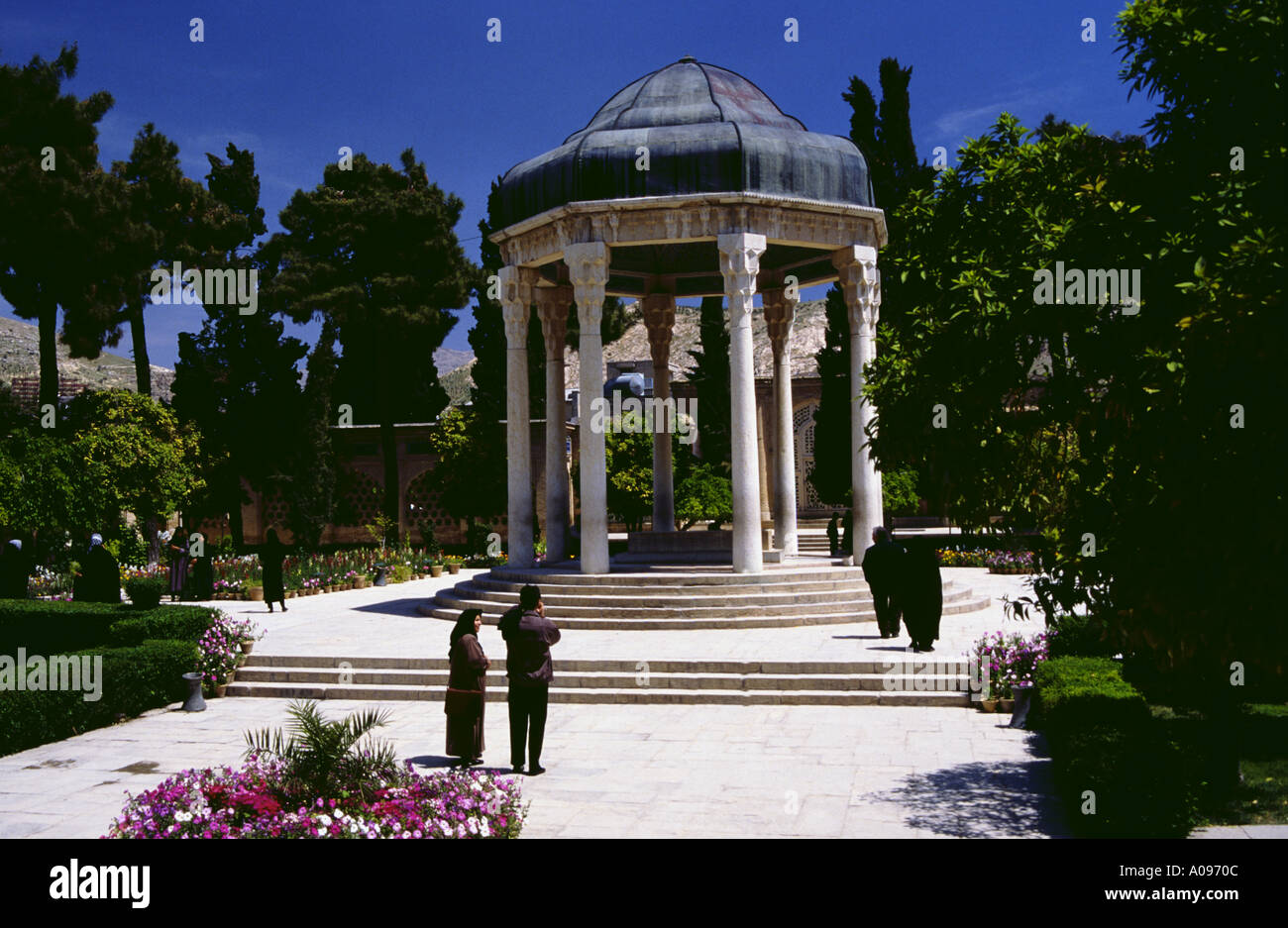 Iran Shiraz mausoleum of Hafez aramgah y Hafez poet arabian ...