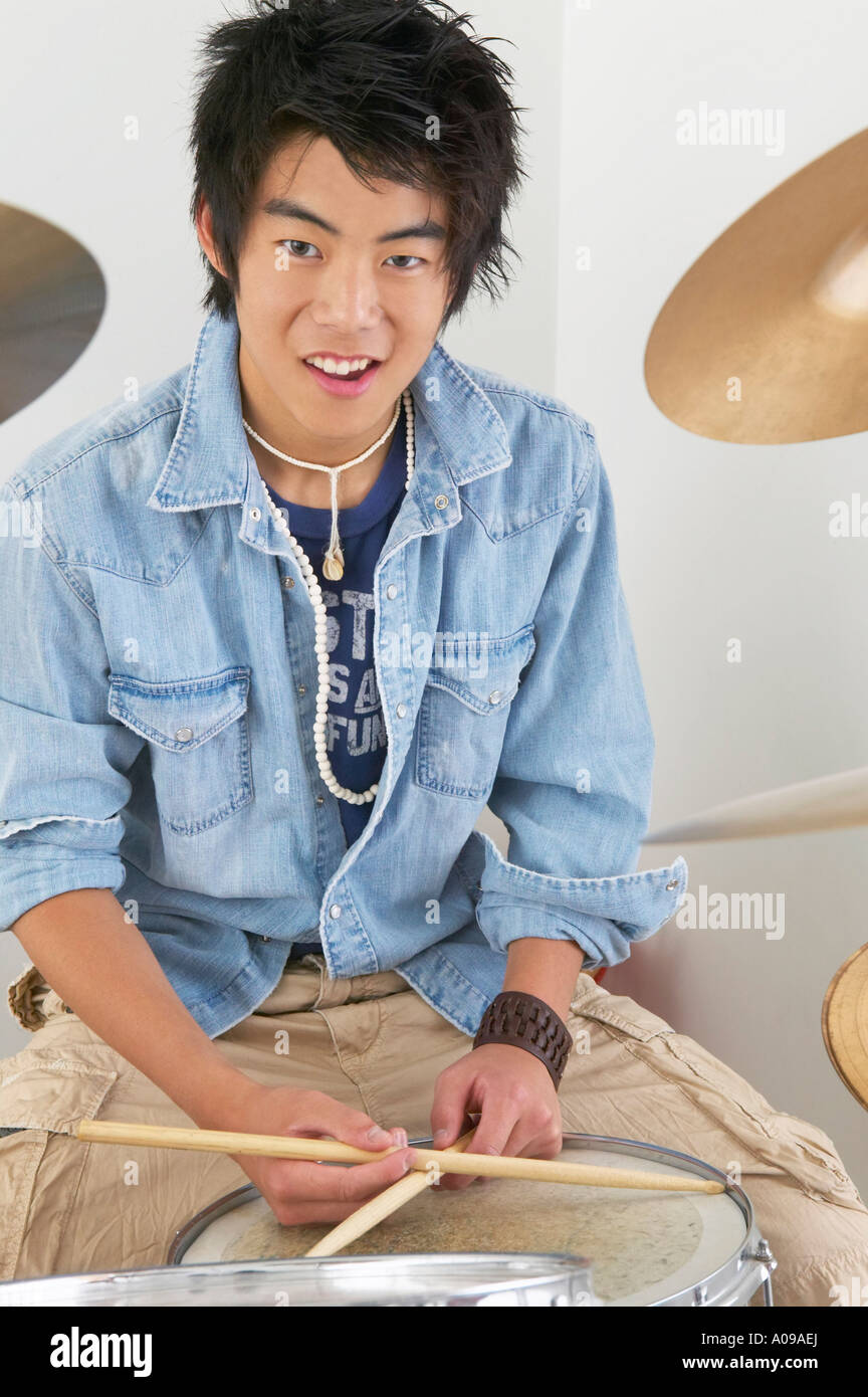 Lone drummer hi-res stock photography and images - Alamy