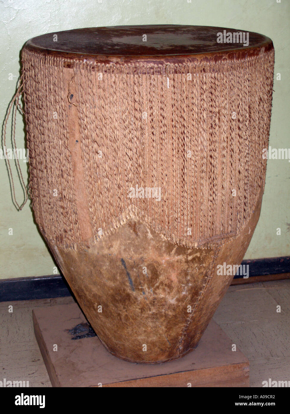 Traditional Ganda drum Stock Photo - Alamy