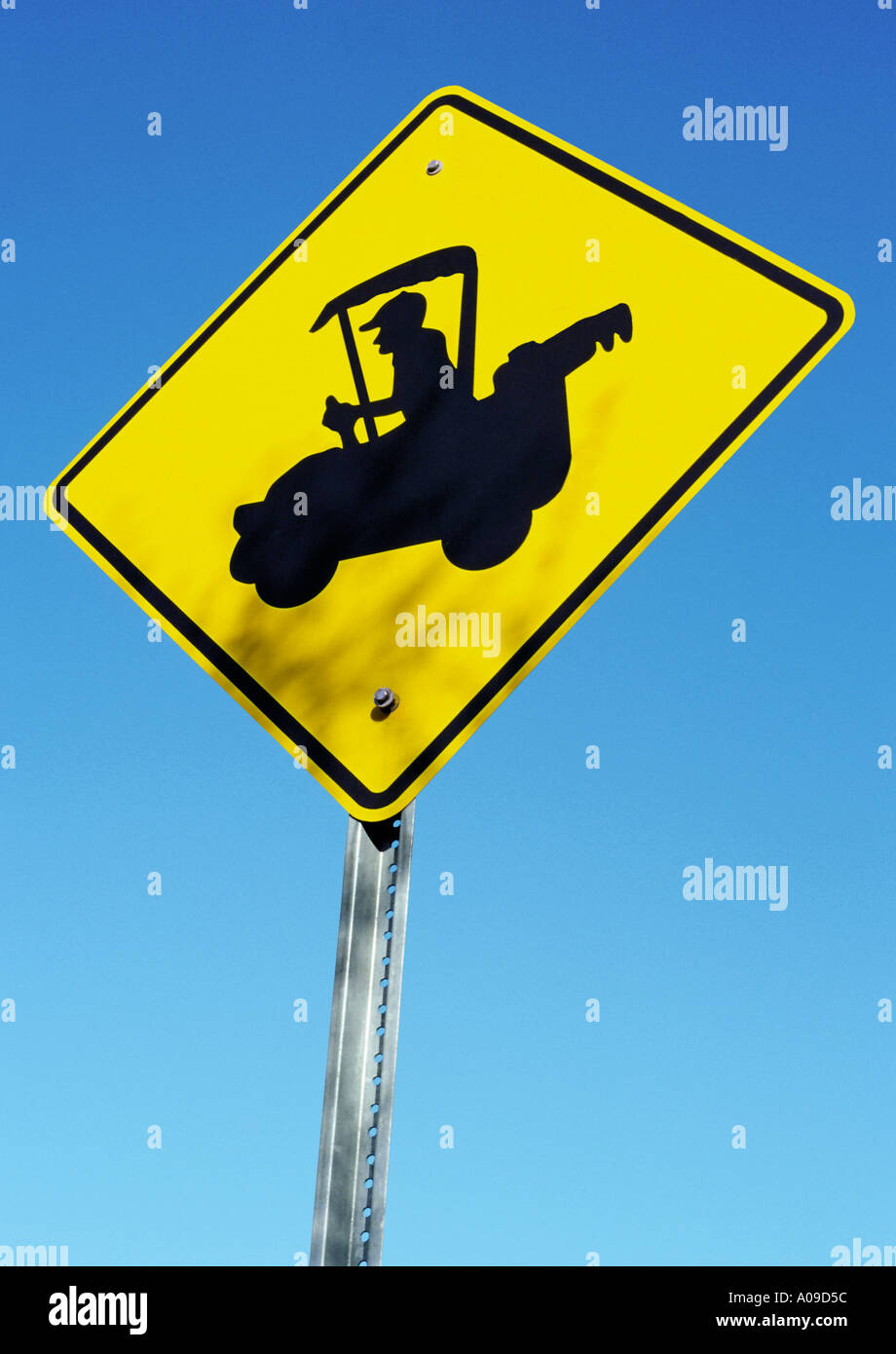 Caution golf cart crossing hi-res stock photography and images - Alamy