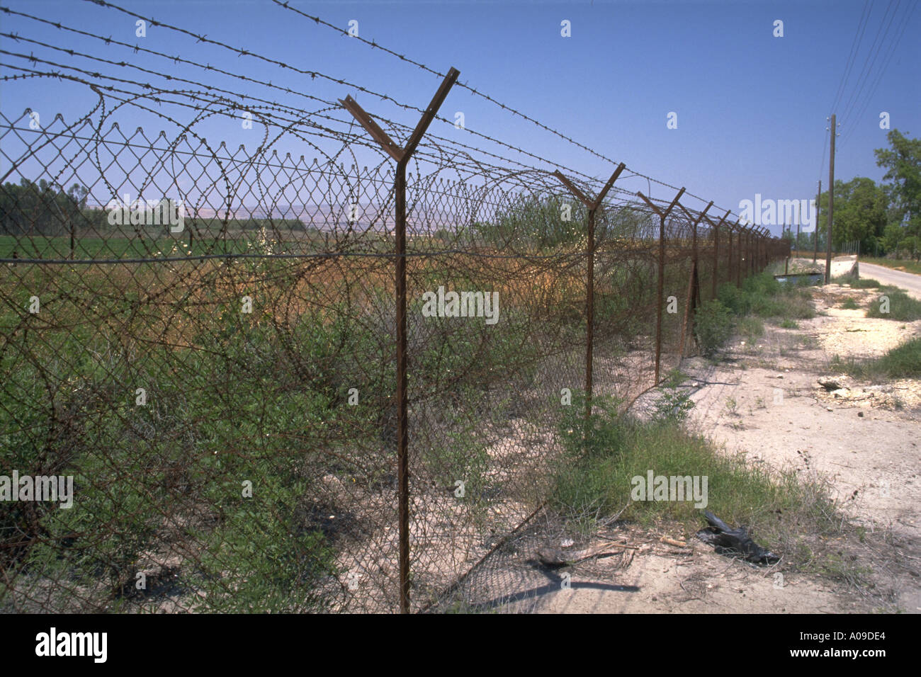 frontier border israel jordan Stock Photo - Alamy