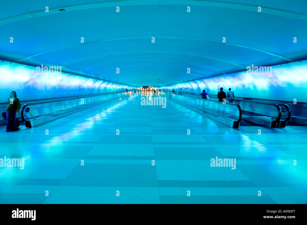 Airport moving pathway hi-res stock photography and images - Alamy