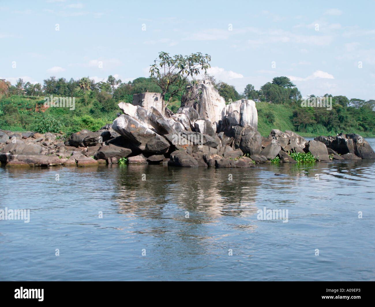 Nile rocks hi-res stock photography and images - Alamy