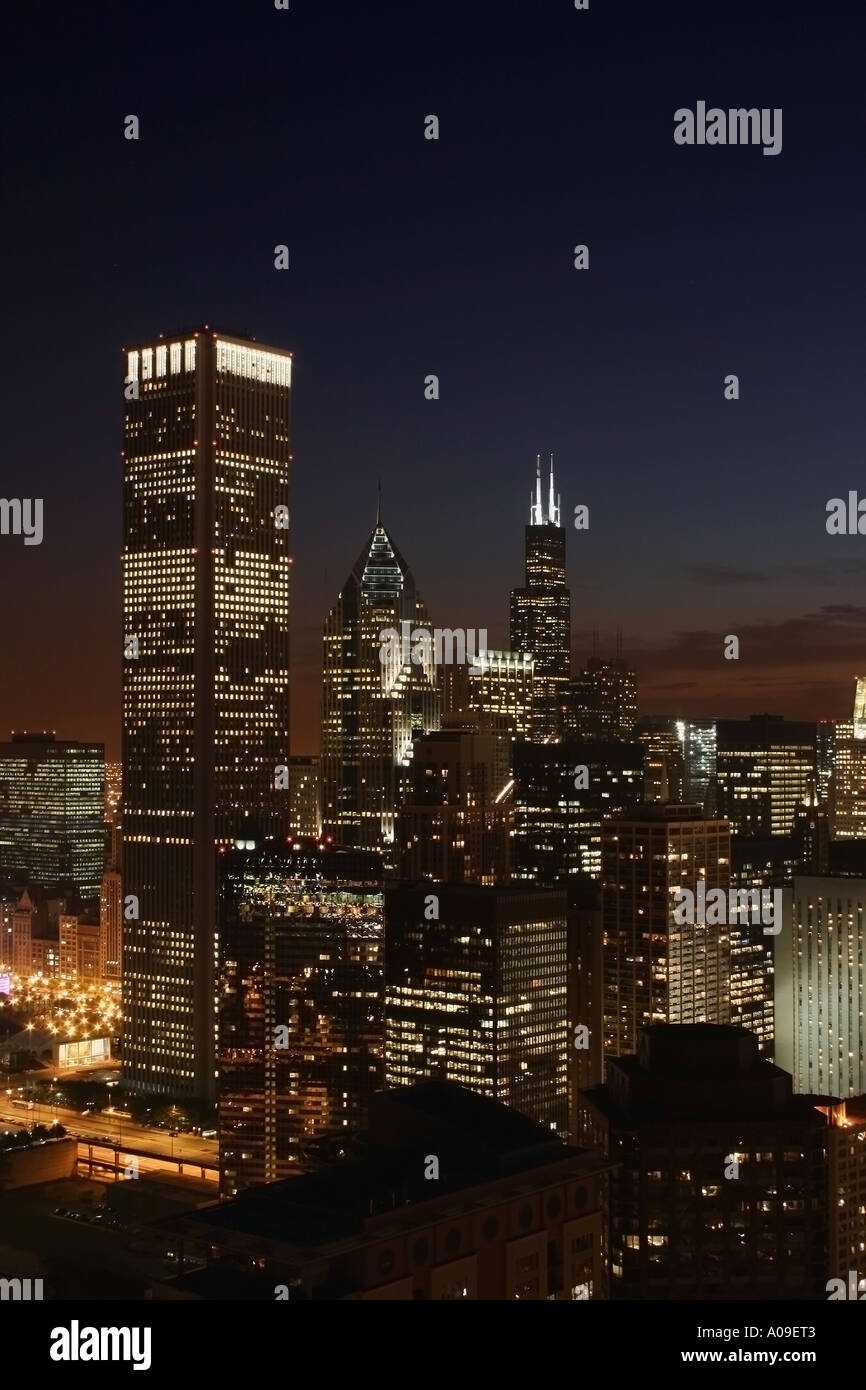 The Chicago skyline at dusk Stock Photo - Alamy