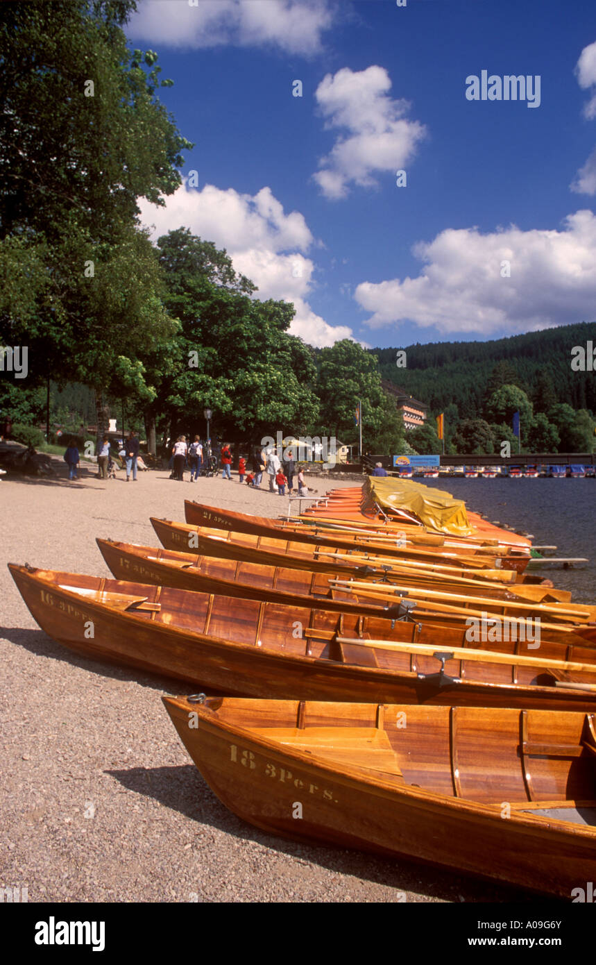 Titisee - Pleasure boats on the lake shore Stock Photo - Alamy