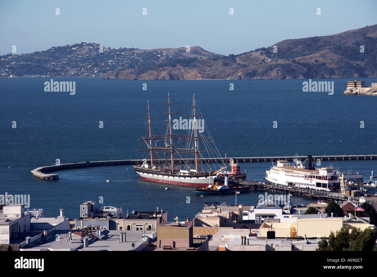 San Francisco, Pier 39 with Alcatraz in background Stock Photo - Alamy