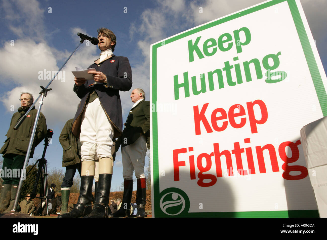 Duke of Beaufort Hunt in Wiltshire 2005 with Kate Hoey MP for Labour ...