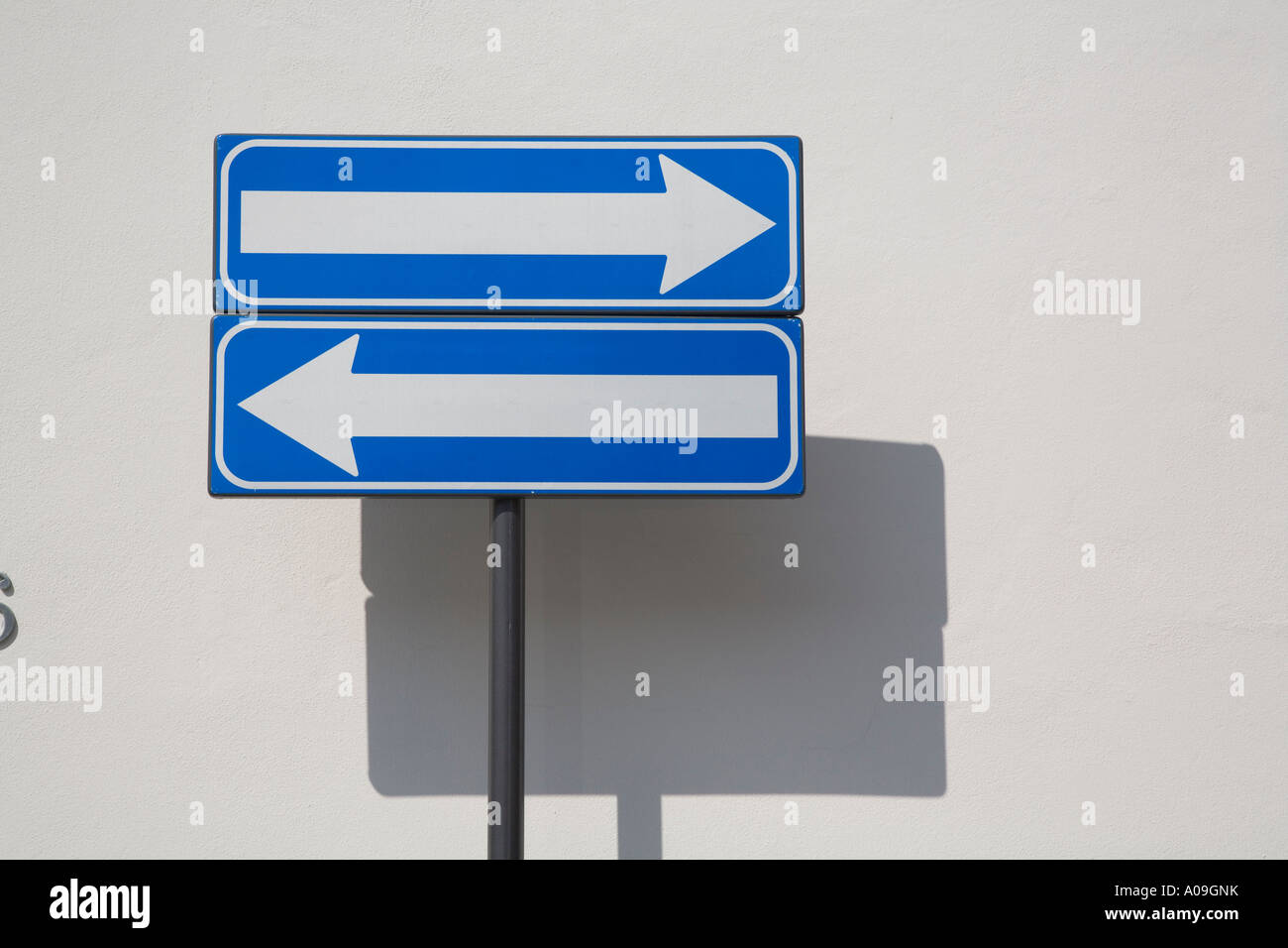 Traffic signs italy hi-res stock photography and images - Alamy