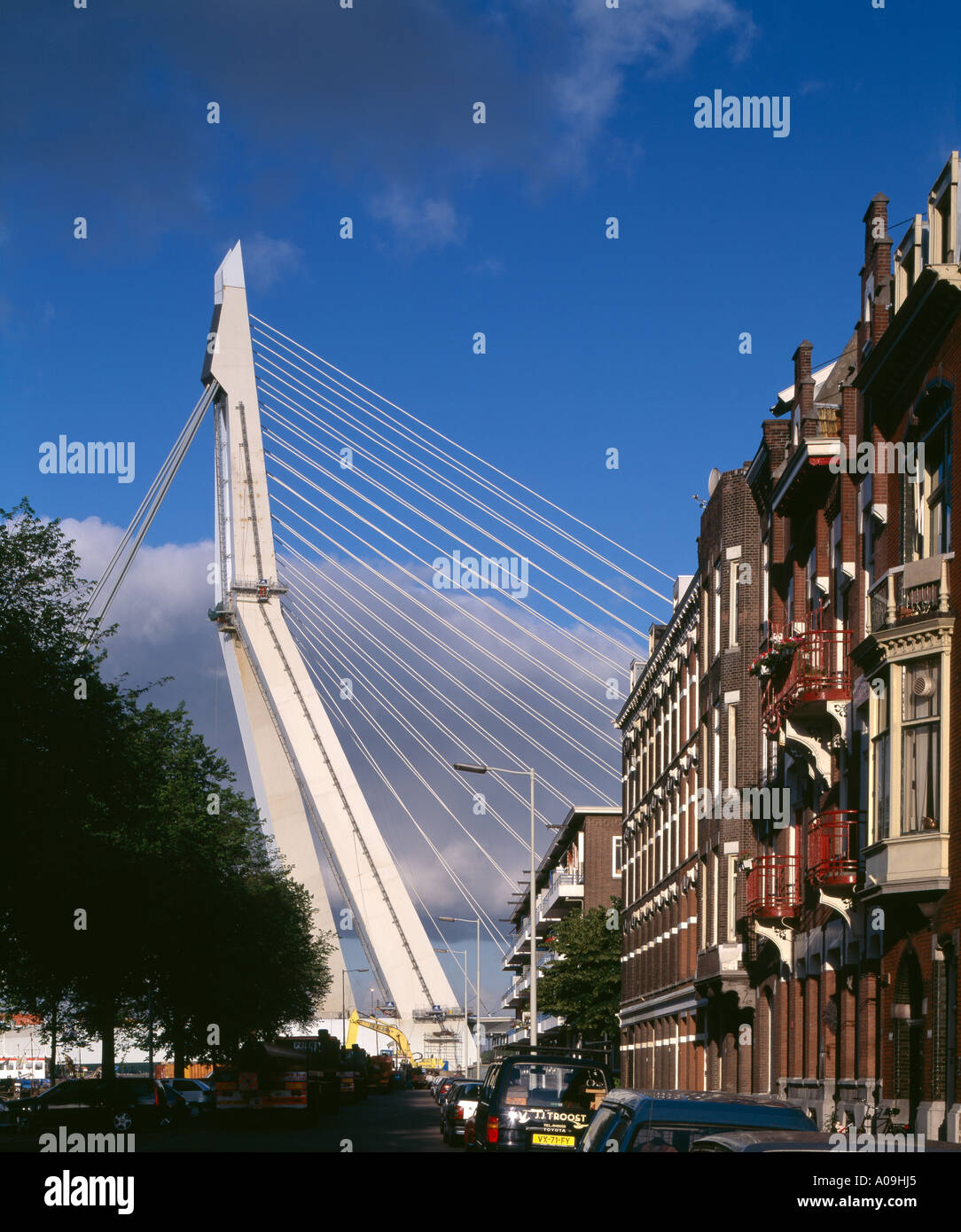 Semi suspension bridge hi-res stock photography and images - Alamy