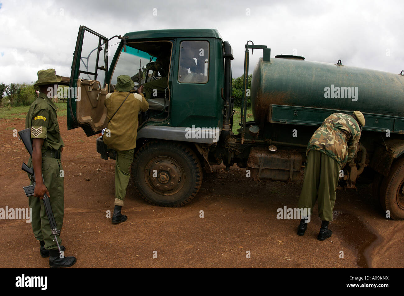 Kenya wildlife service kws rangers hi-res stock photography and images ...