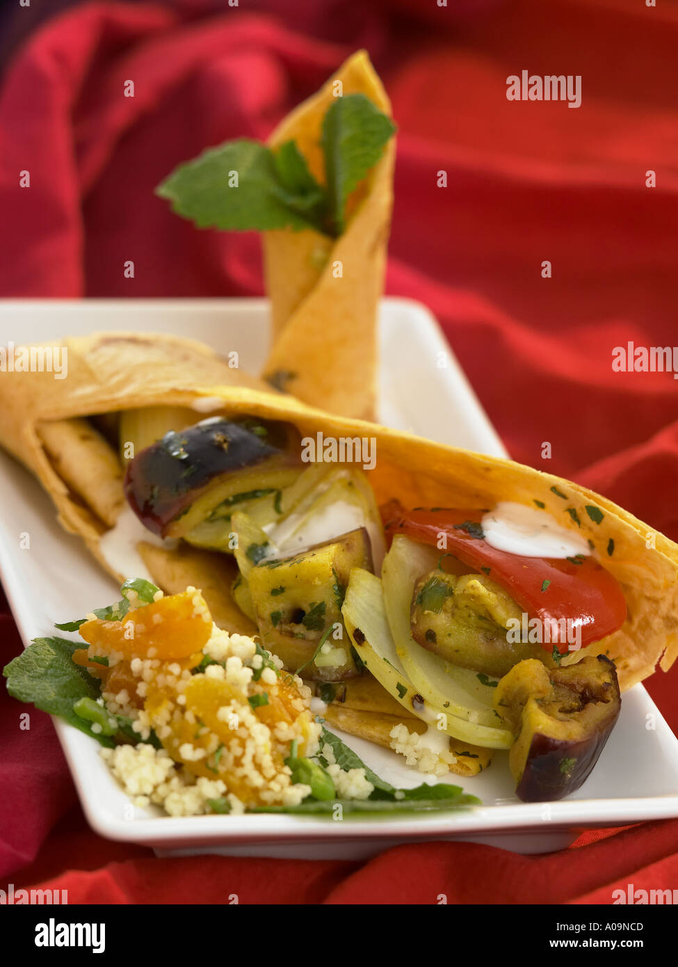 Chicken wrap open hi-res stock photography and images - Alamy