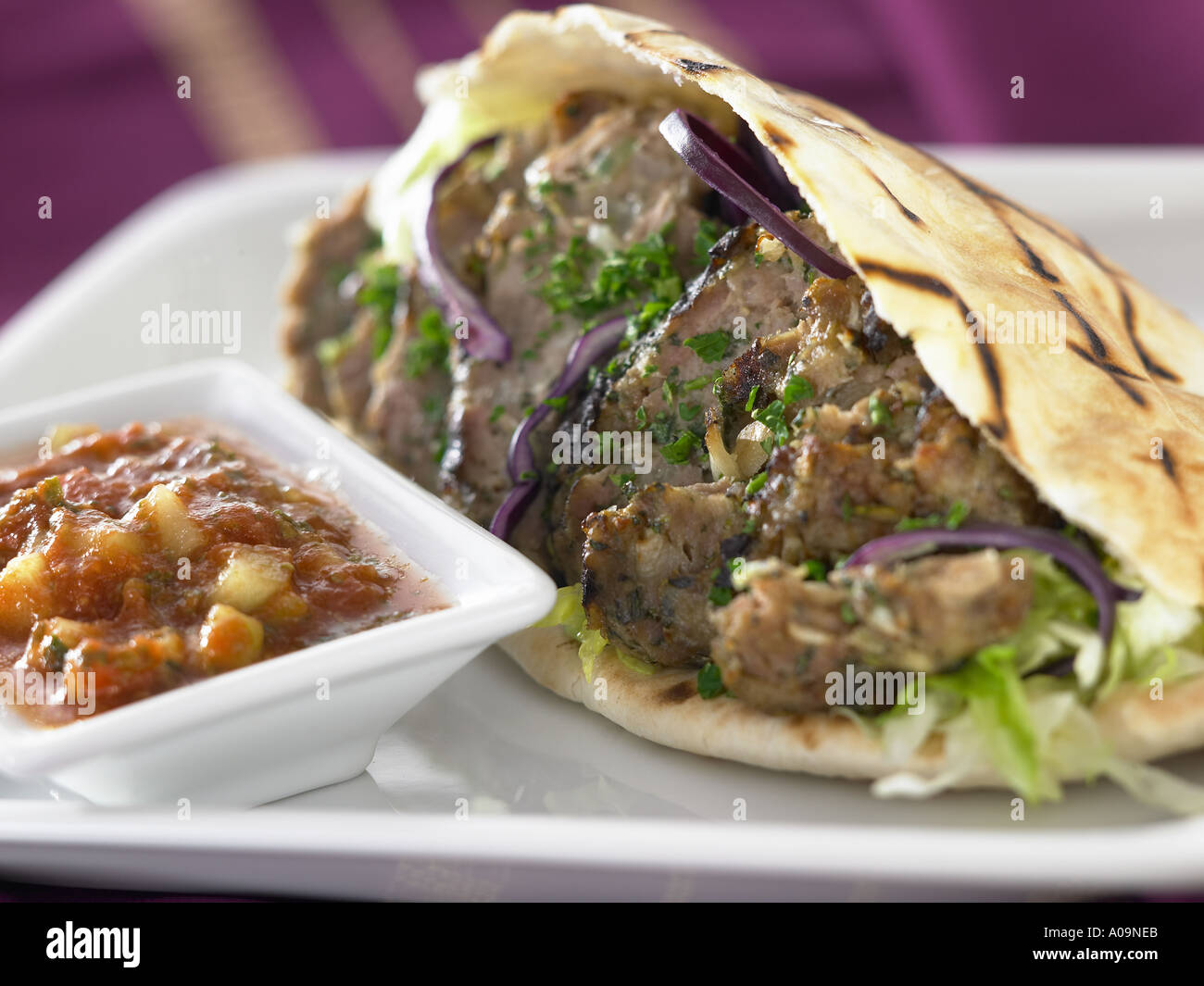 Meat filled pitta hi-res stock photography and images - Alamy